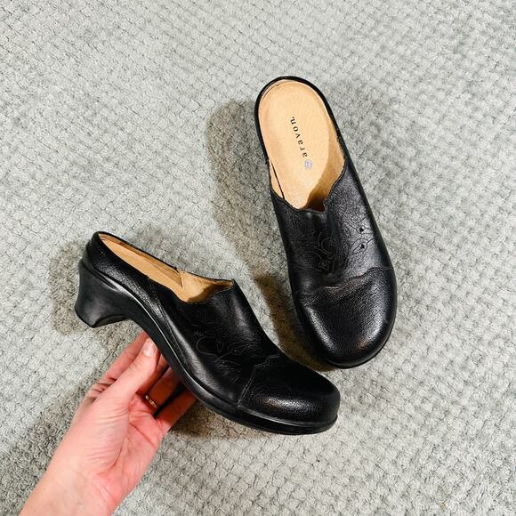 Aravon | Shoes | Vtg Y2k Black Leather Round Toe Kitten Heel Clog Mule ...